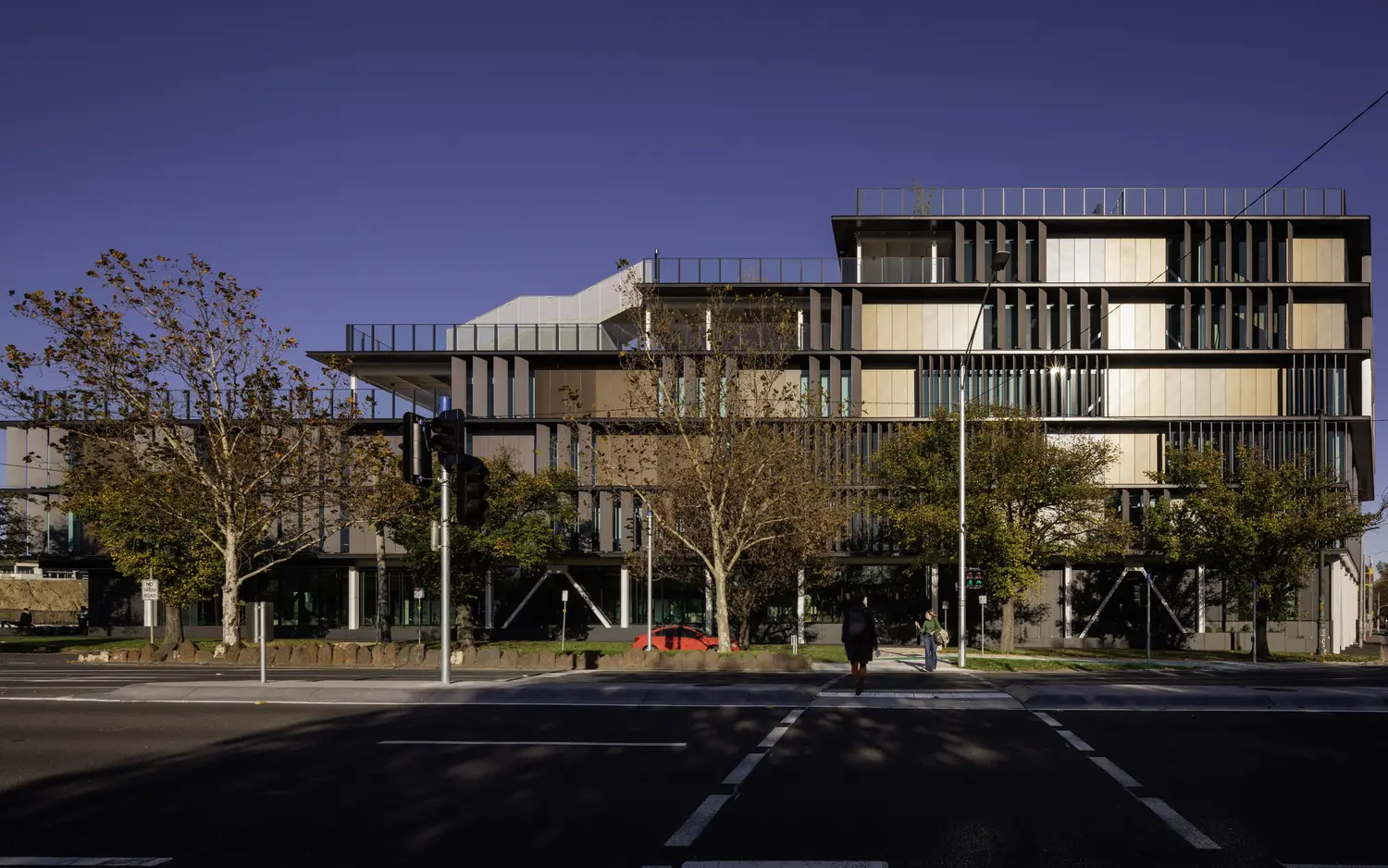 Optimising the design and operation of vertical schools